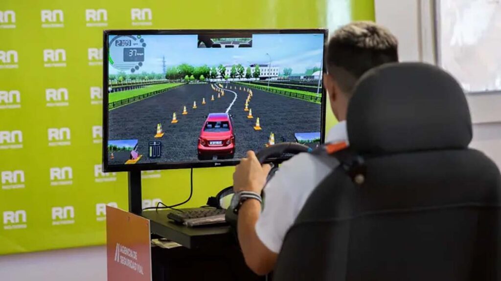 Seguridad incorporó un simulador de manejo para trabajar en prevención ...