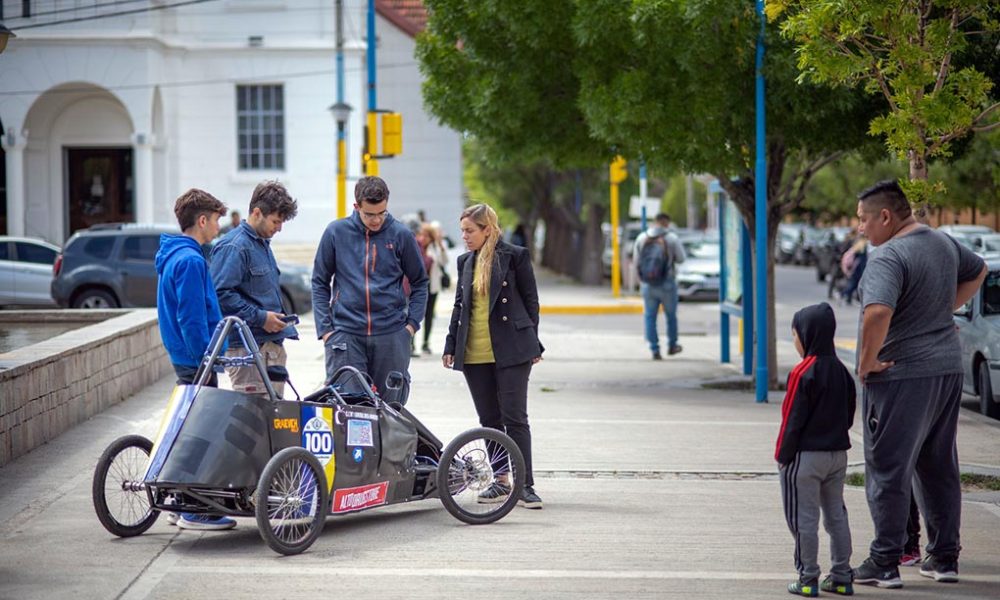 Presentaron el auto eléctrico del CET N° 1 de Roca | La Super Digital