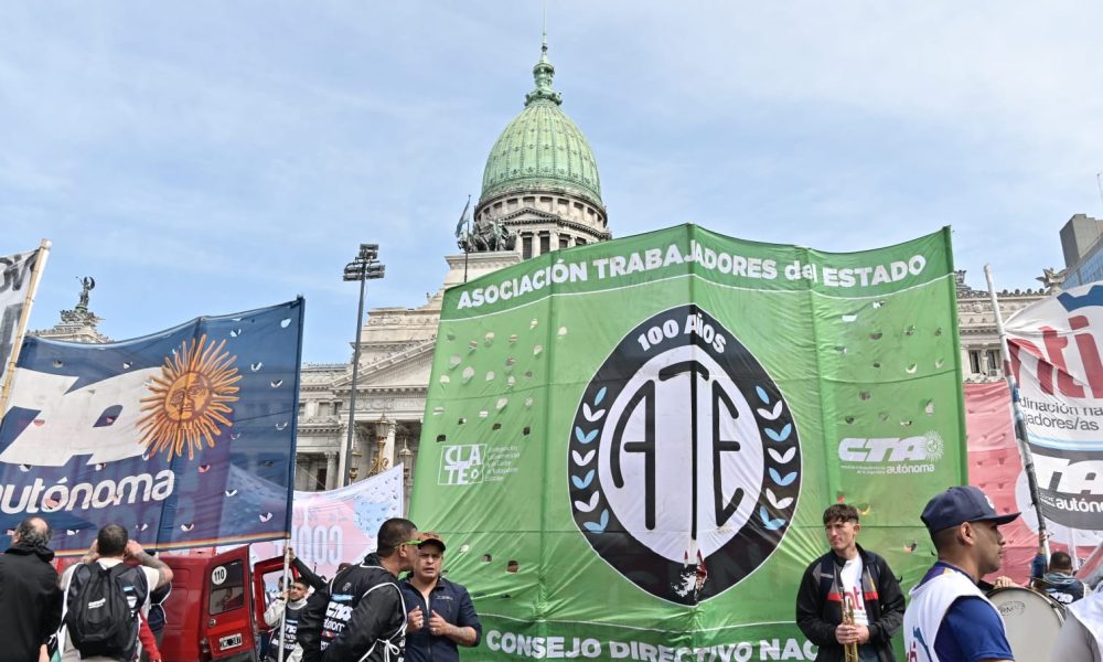 La Universidad del Comahue tiene un nuevo logo para celebrar sus 50 ...